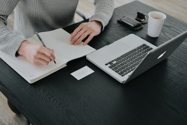The Ultimate Guide to LinkedIn Carousels in 2026 | CarouselMaker.co